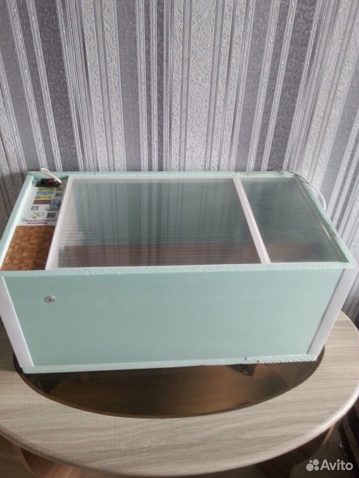 Продам инкубатор Блиц 72